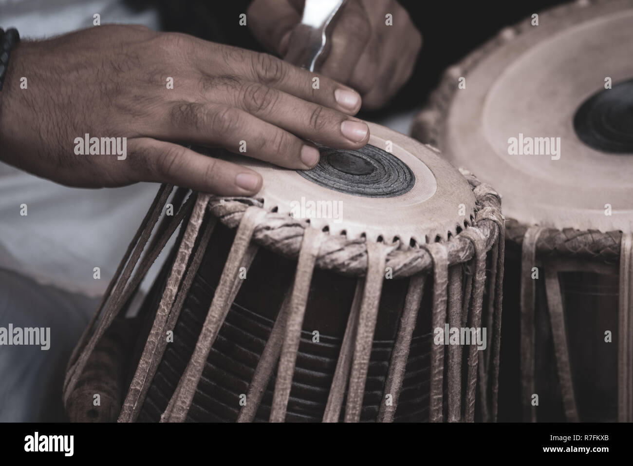 Tabla drum hi-res stock photography and images - Alamy