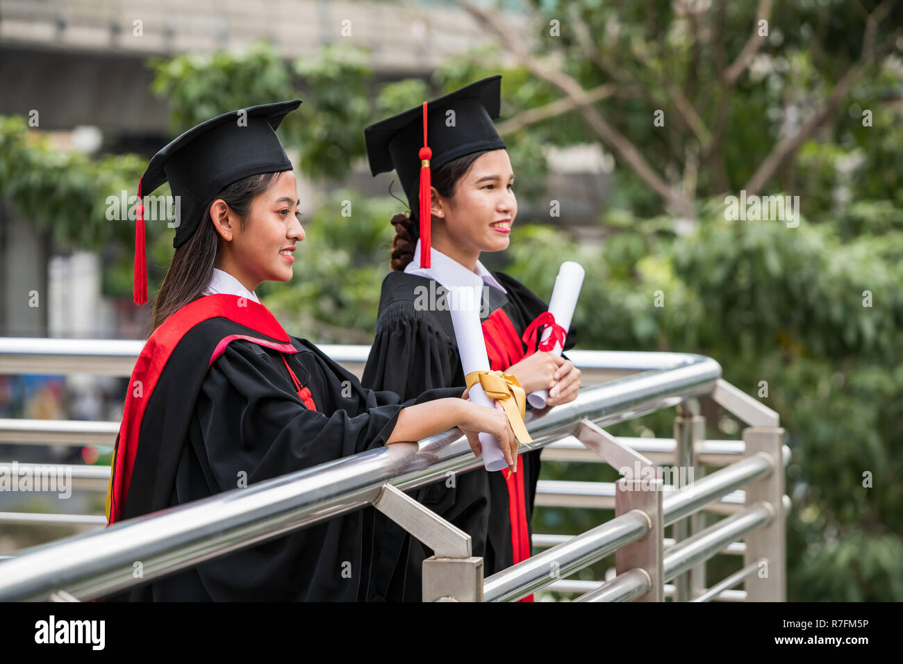 Thailand graduation hi-res stock photography and images - Alamy