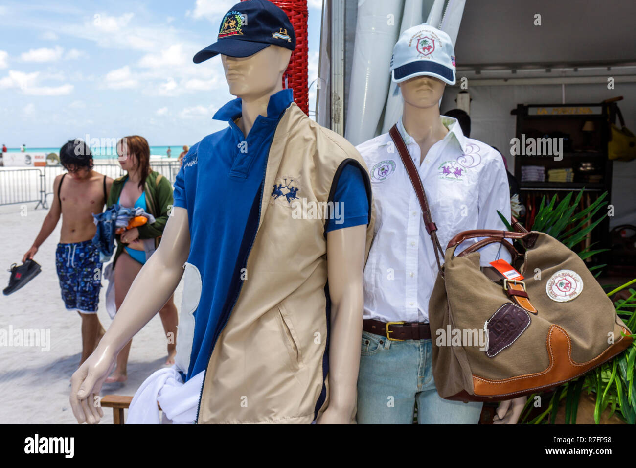 Official merchandise booth hi-res stock photography and images - Alamy