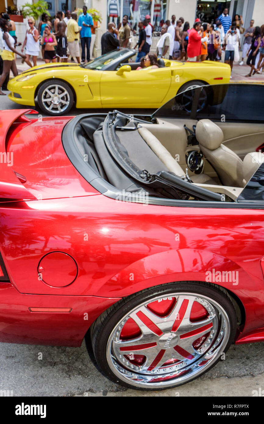 Mustang convertible at beach hi-res stock photography and images - Alamy