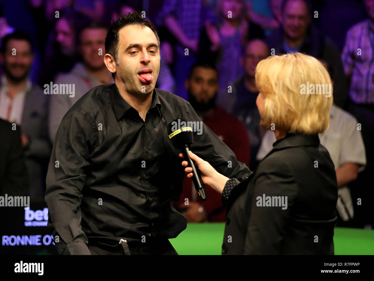 Hazel irvine snooker hi-res stock photography and images - Alamy