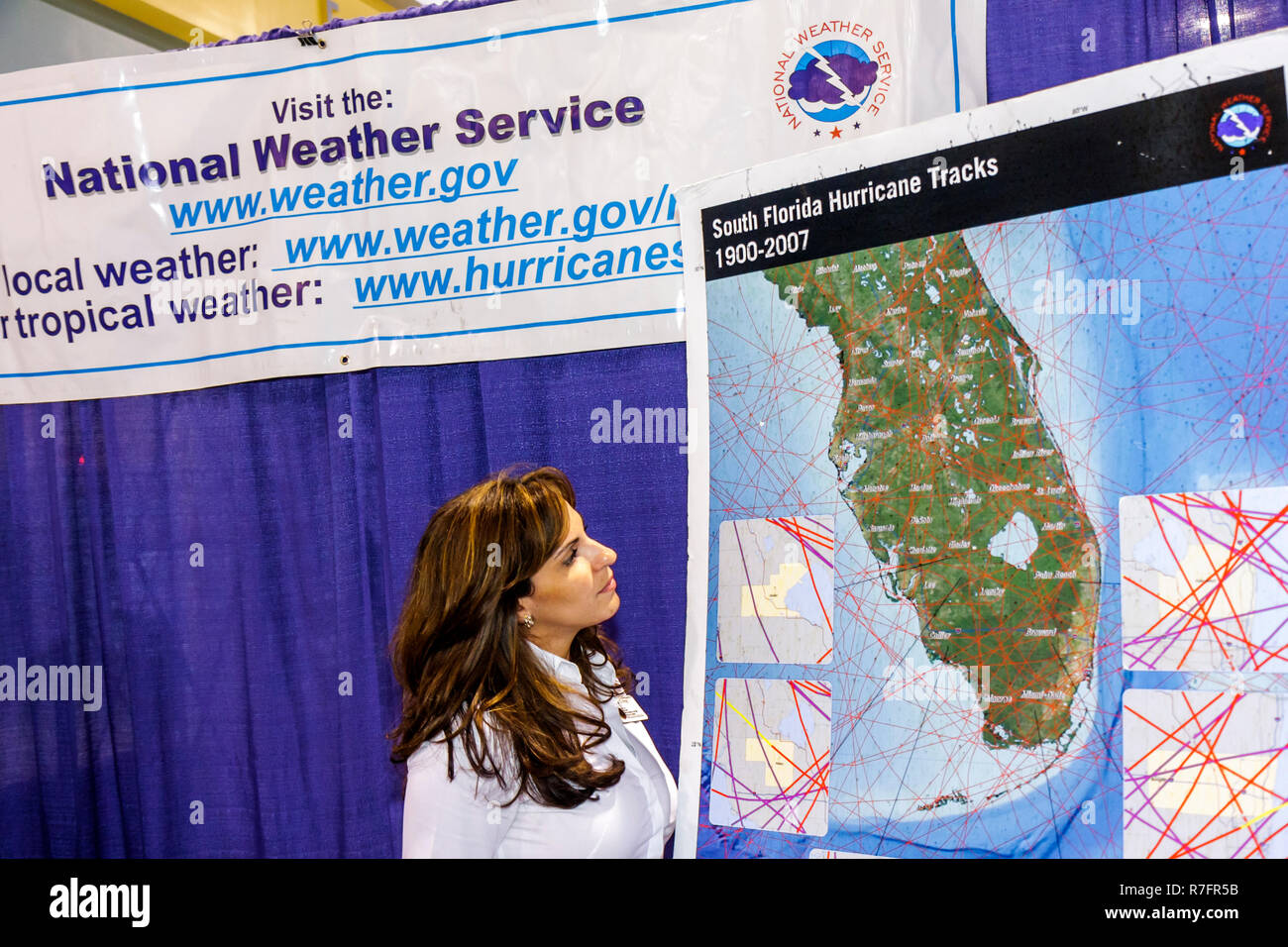 Miami Beach Florida,Miami Beach Convention Center,centre,Storm Prep ...