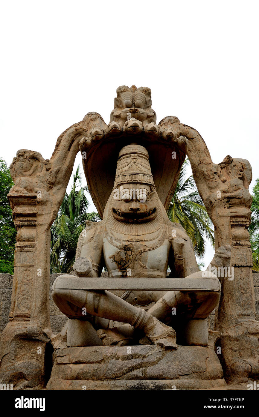 Vishnu statue vertical hi-res stock photography and images - Alamy