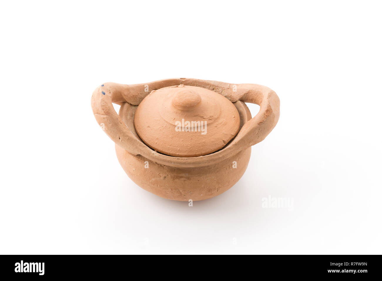 Open empty clay pot hi-res stock photography and images - Alamy
