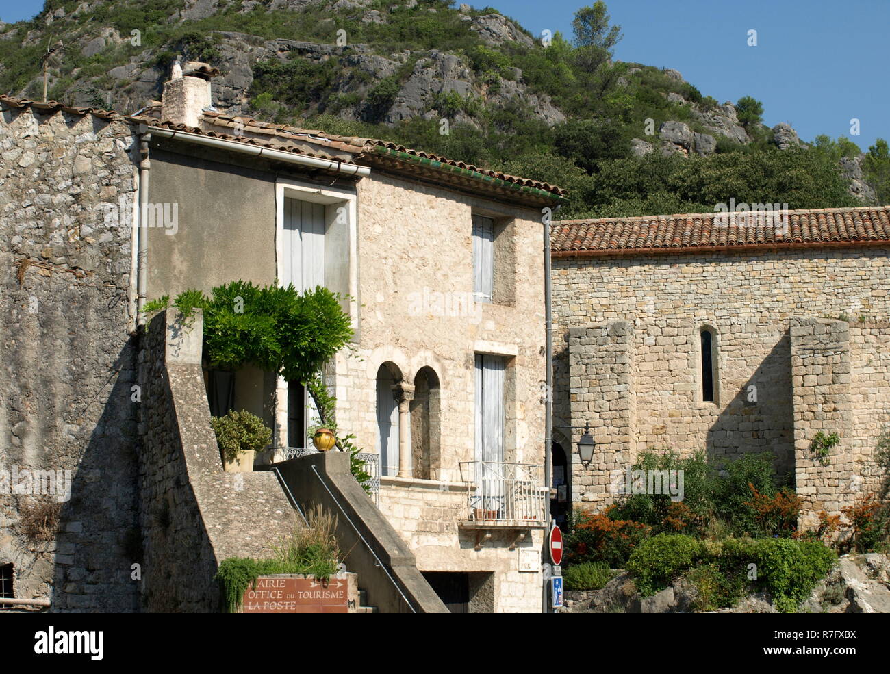 Historical village stone houses hi-res stock photography and images - Alamy