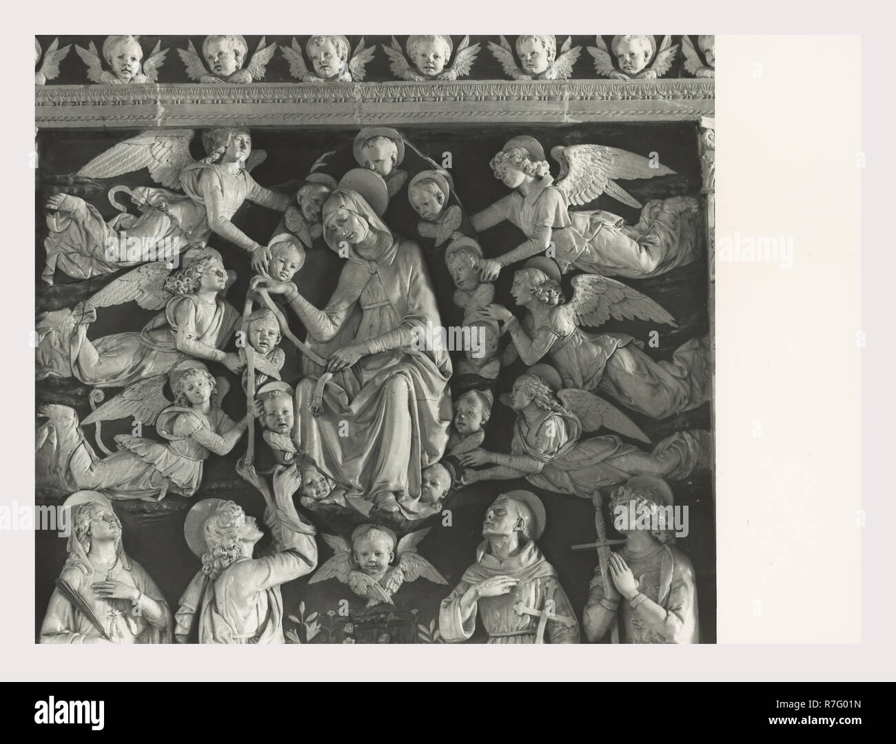 Pulpit depicts hi-res stock photography and images - Alamy