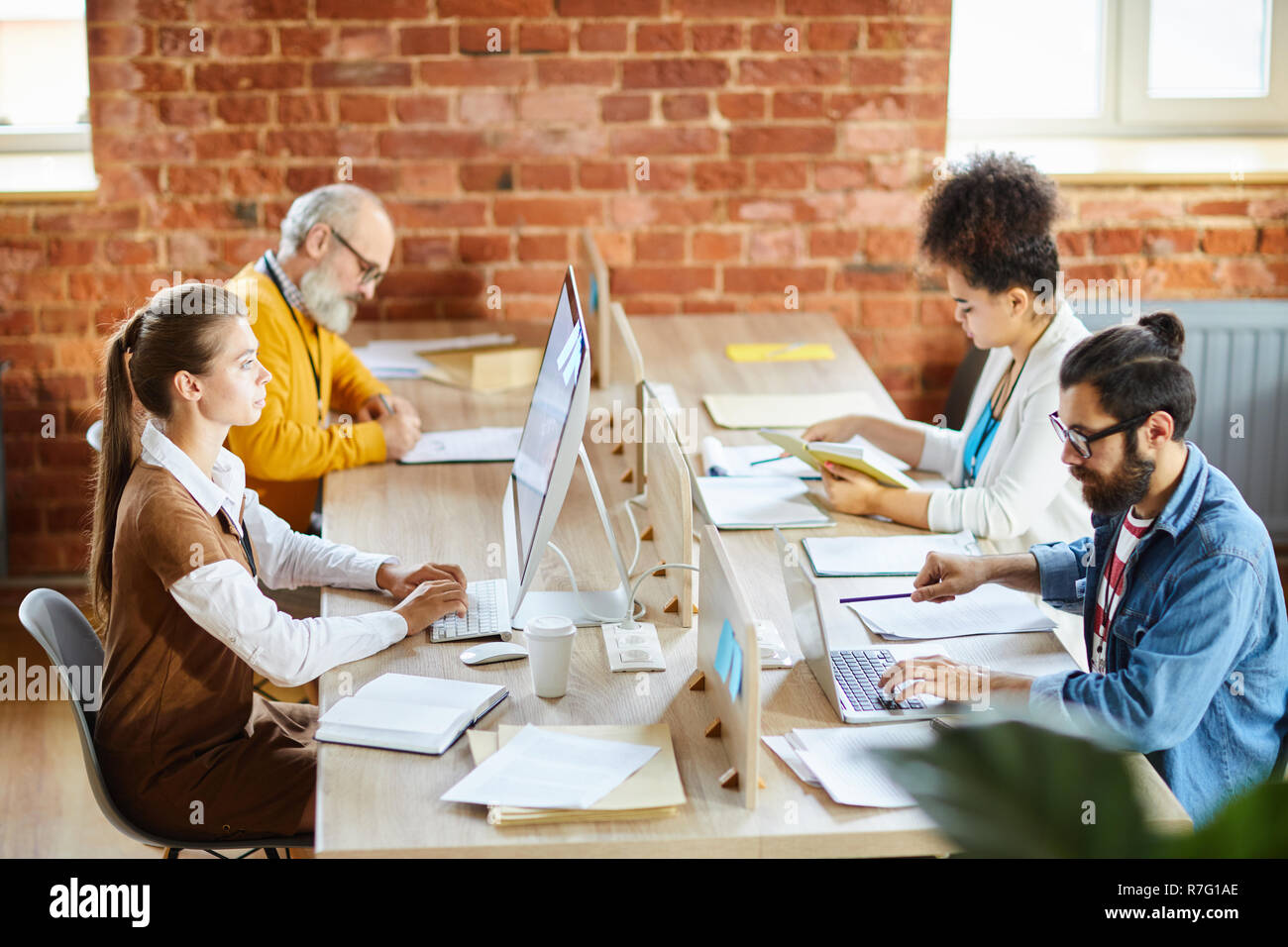 Individual analyst hi-res stock photography and images - Alamy