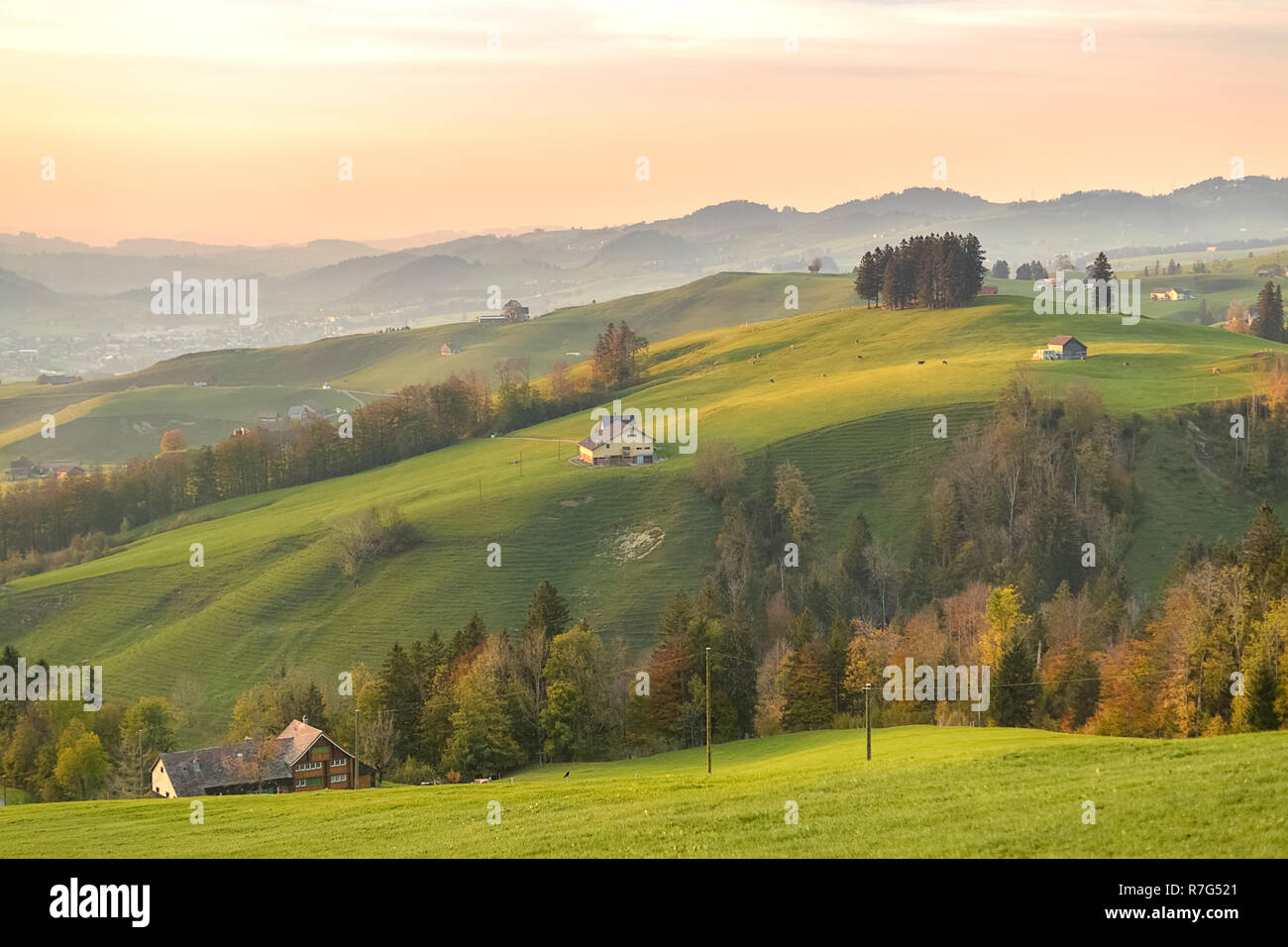 Alpine mountain scenery hi-res stock photography and images - Alamy