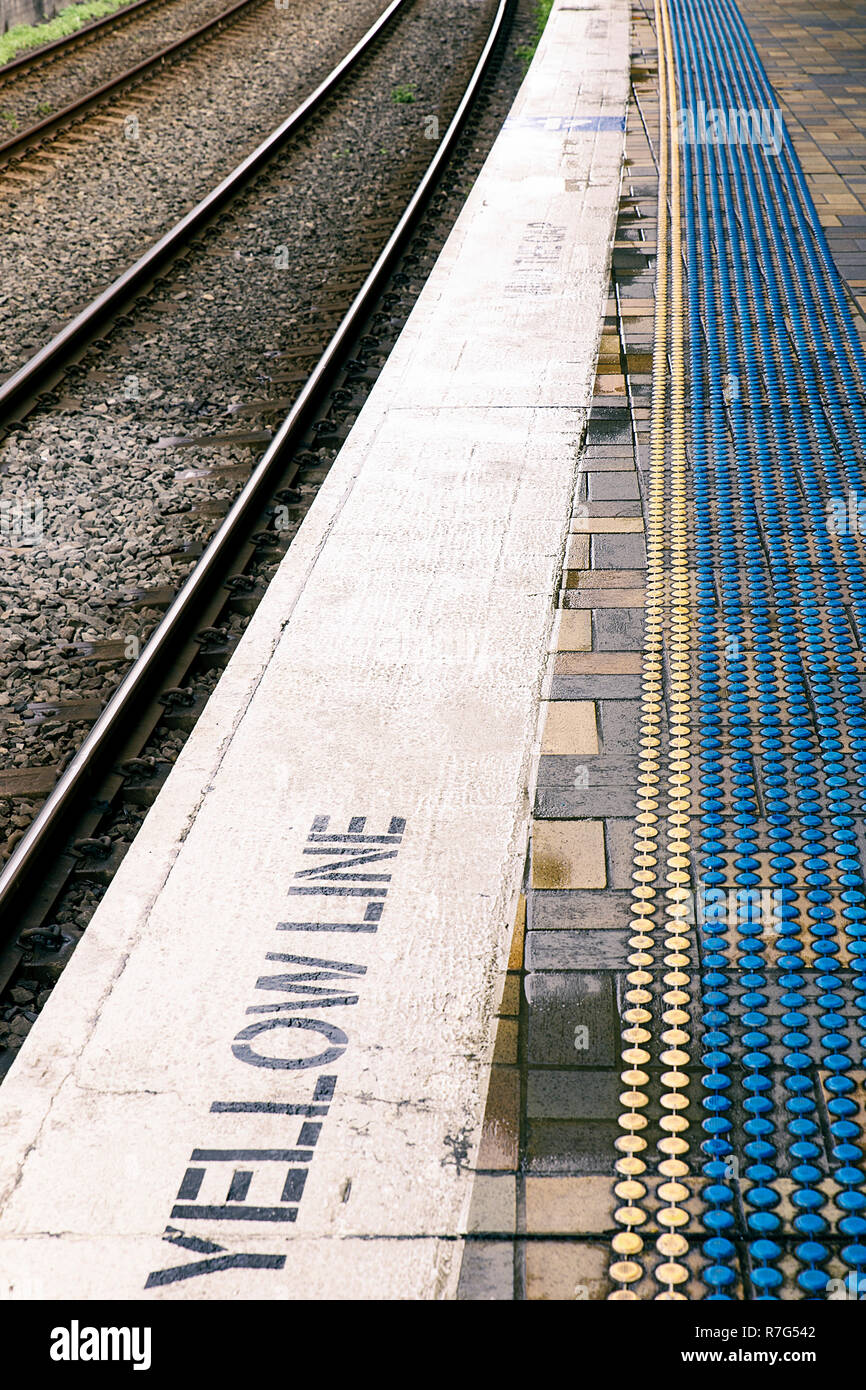 Yellow Line Station Platform High Resolution Stock Photography and ...