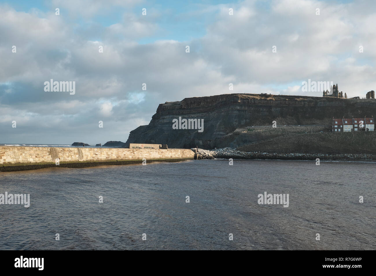 Whitby scenery hi-res stock photography and images - Alamy