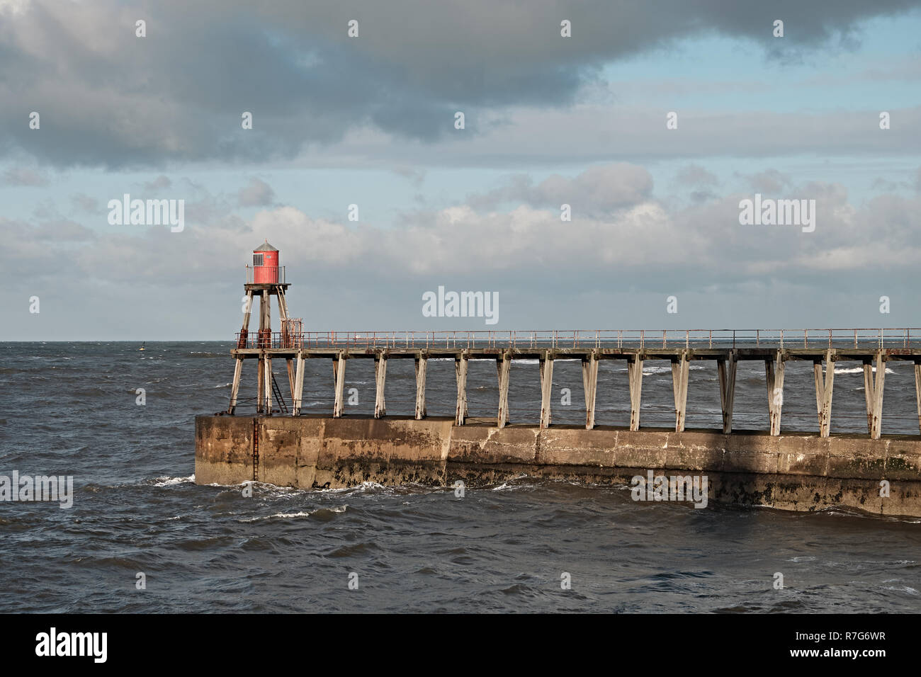 Whitby pier beacon hi-res stock photography and images - Alamy