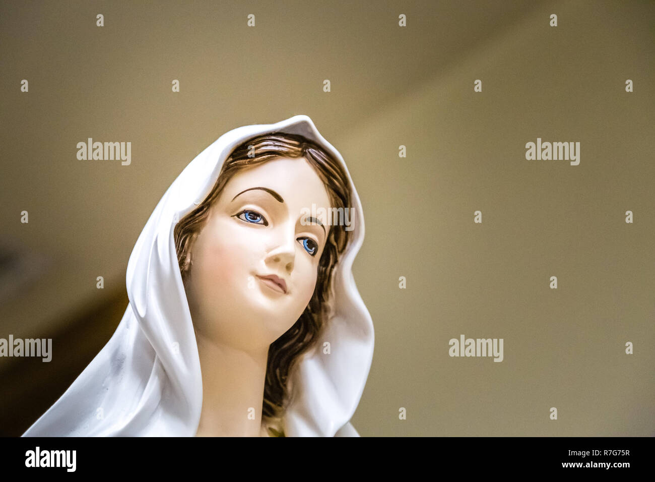 Statue of The Blessed Virgin Mary Stock Photo - Alamy