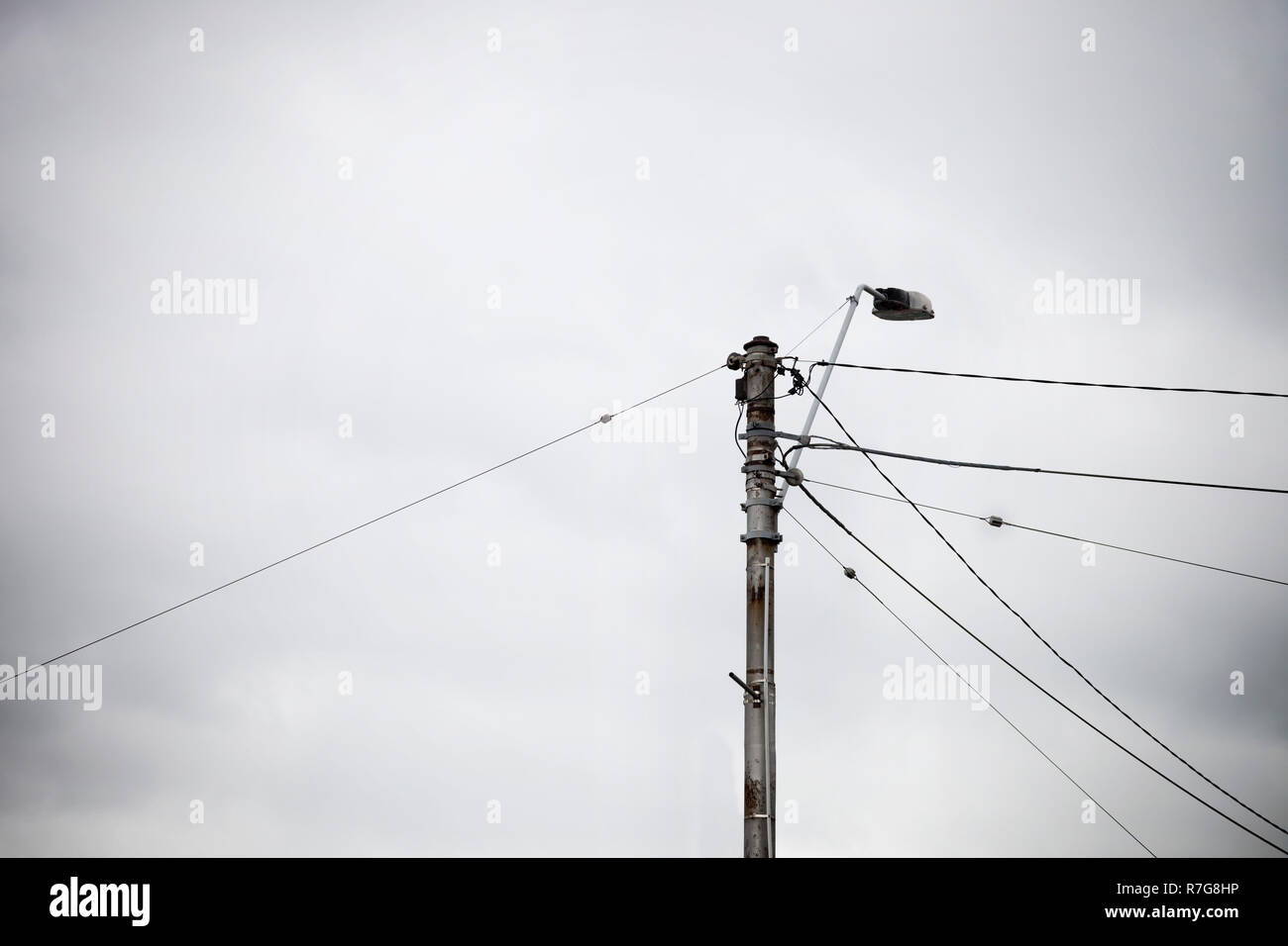 Wiring wire street light hi-res stock photography and images - Alamy