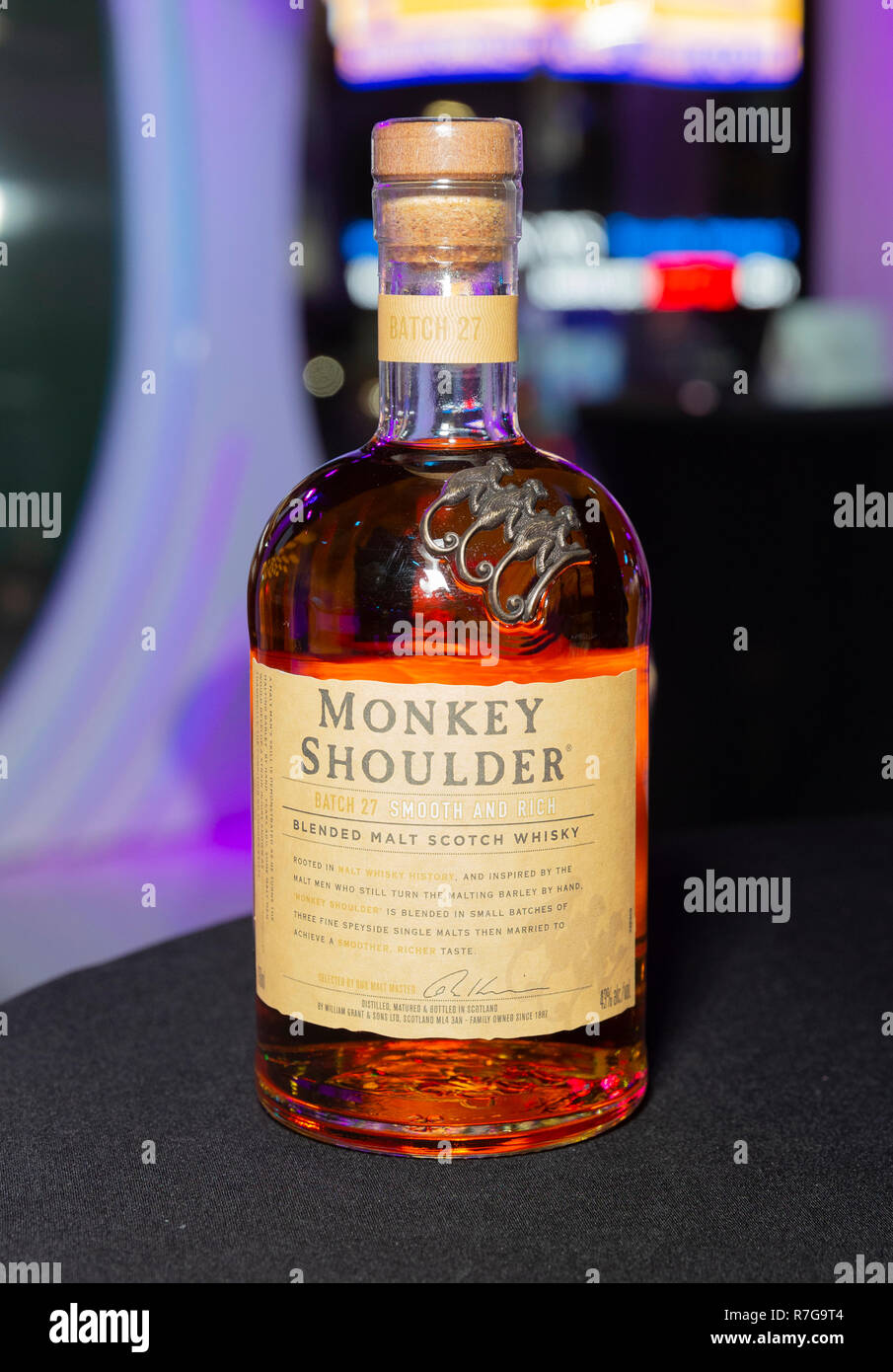 Monkey shoulder hi-res stock photography and images - Alamy