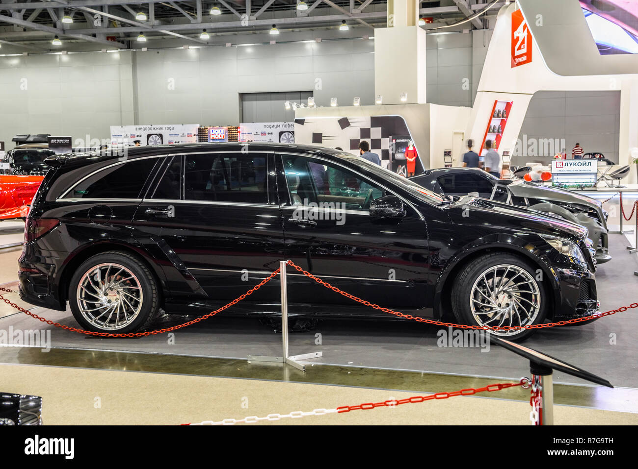 Mercedes r class minivan hi-res stock photography and images - Alamy