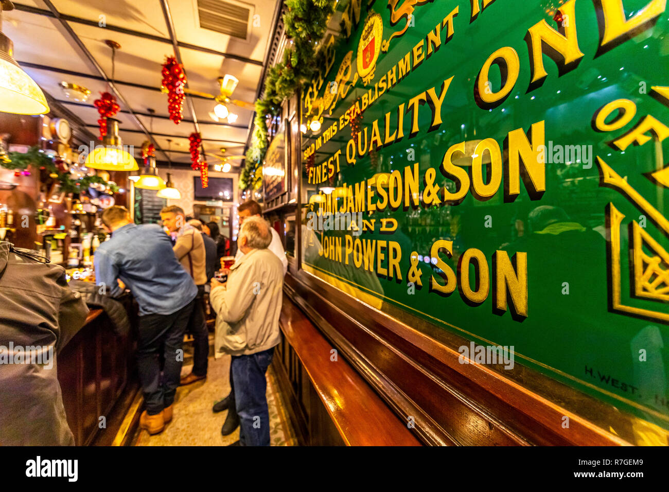 London's oldest Irish Bar, The Tipperary Irish Pub, 66 Fleet St, London ...