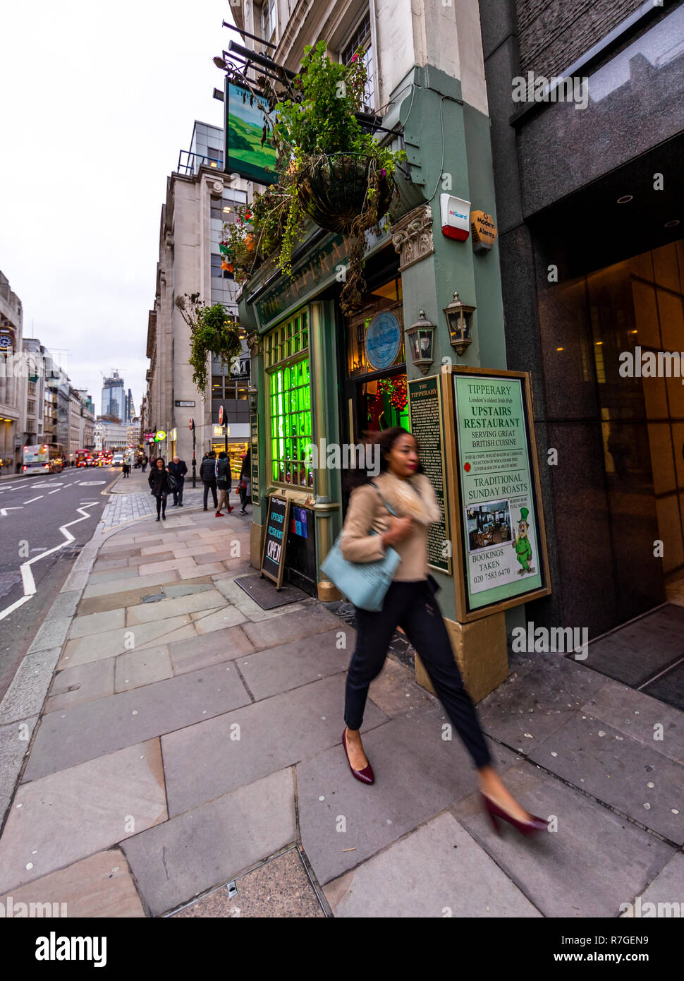 London's oldest Irish Bar, The Tipperary Irish Pub, 66 Fleet St, London ...