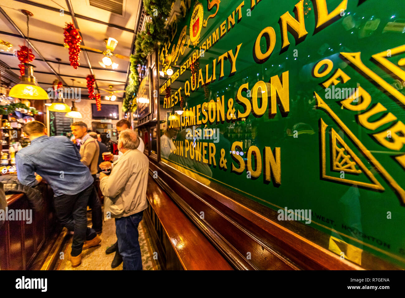 London's oldest Irish Bar, The Tipperary Irish Pub, 66 Fleet St, London ...