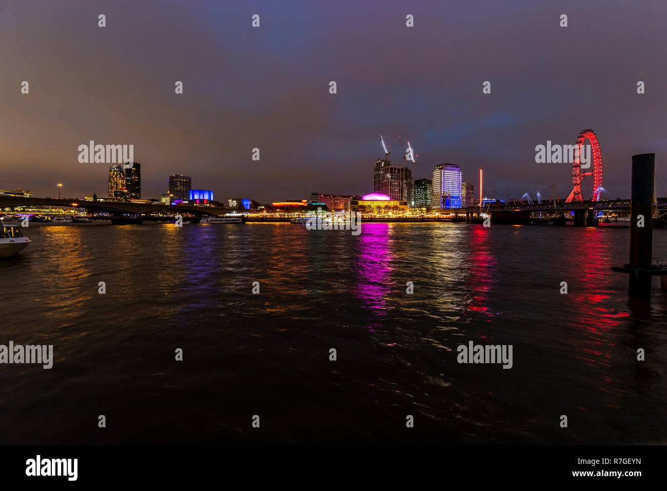 Victoria embankment city hall hi-res stock photography and images - Alamy