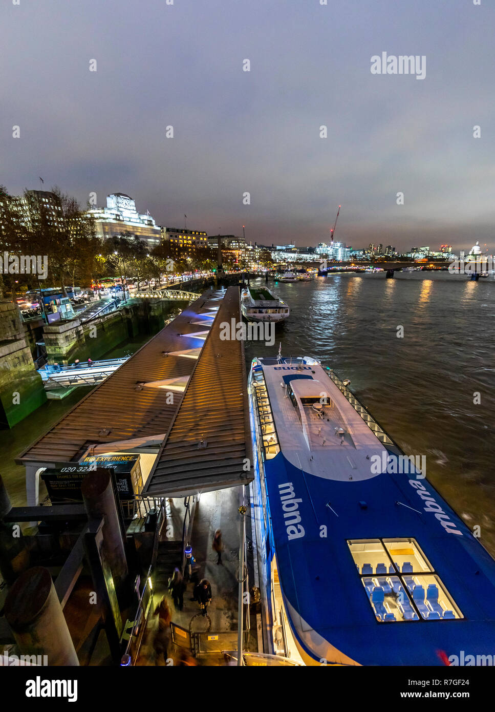 Waterloo floating pier hi-res stock photography and images - Alamy