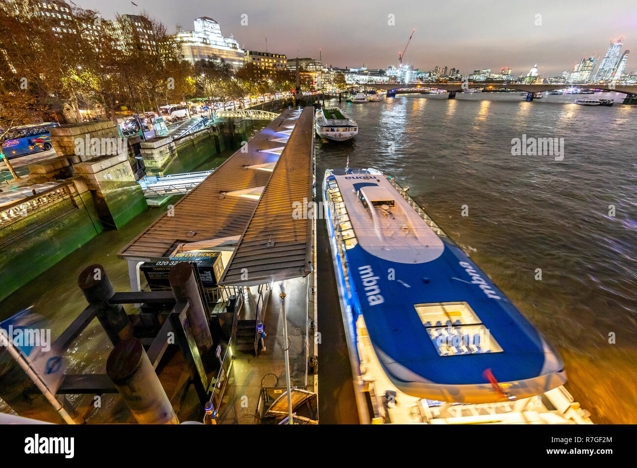 Waterloo floating pier hi-res stock photography and images - Alamy