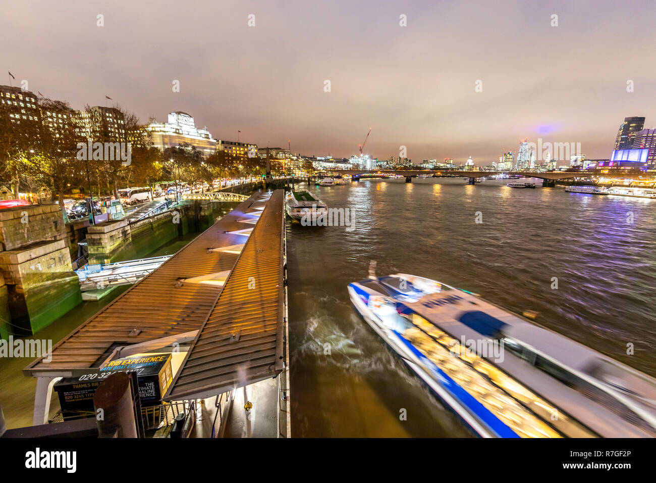 Waterloo floating pier hi-res stock photography and images - Alamy