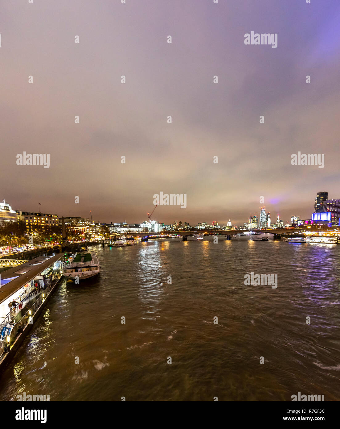 Waterloo floating pier hi-res stock photography and images - Alamy