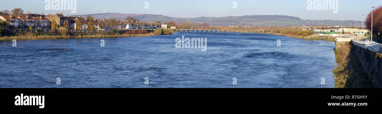 Limerick city houses hi-res stock photography and images - Alamy
