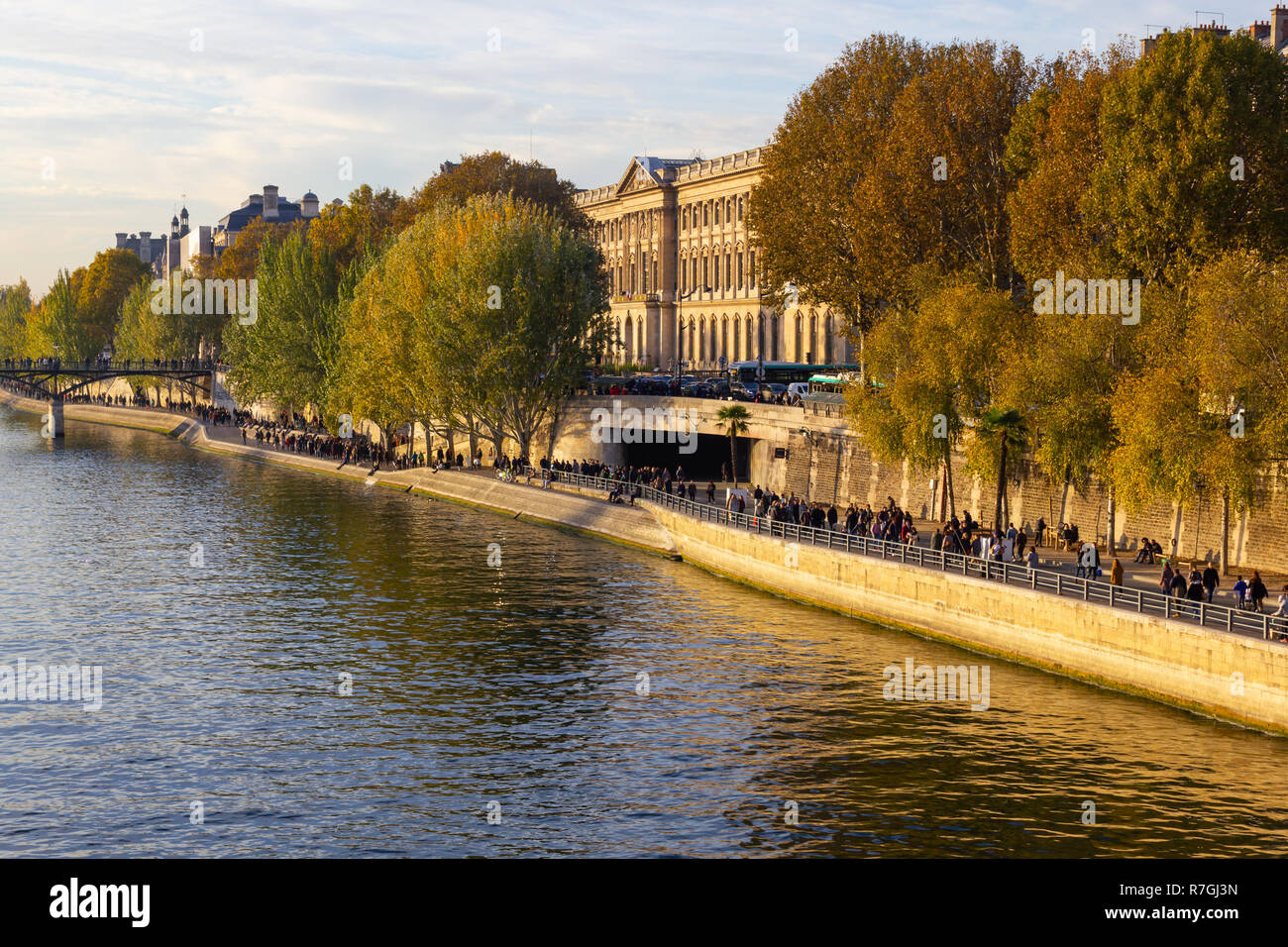 Buildings and Sena River sidewalk, Paris, France Stock Photo - Alamy