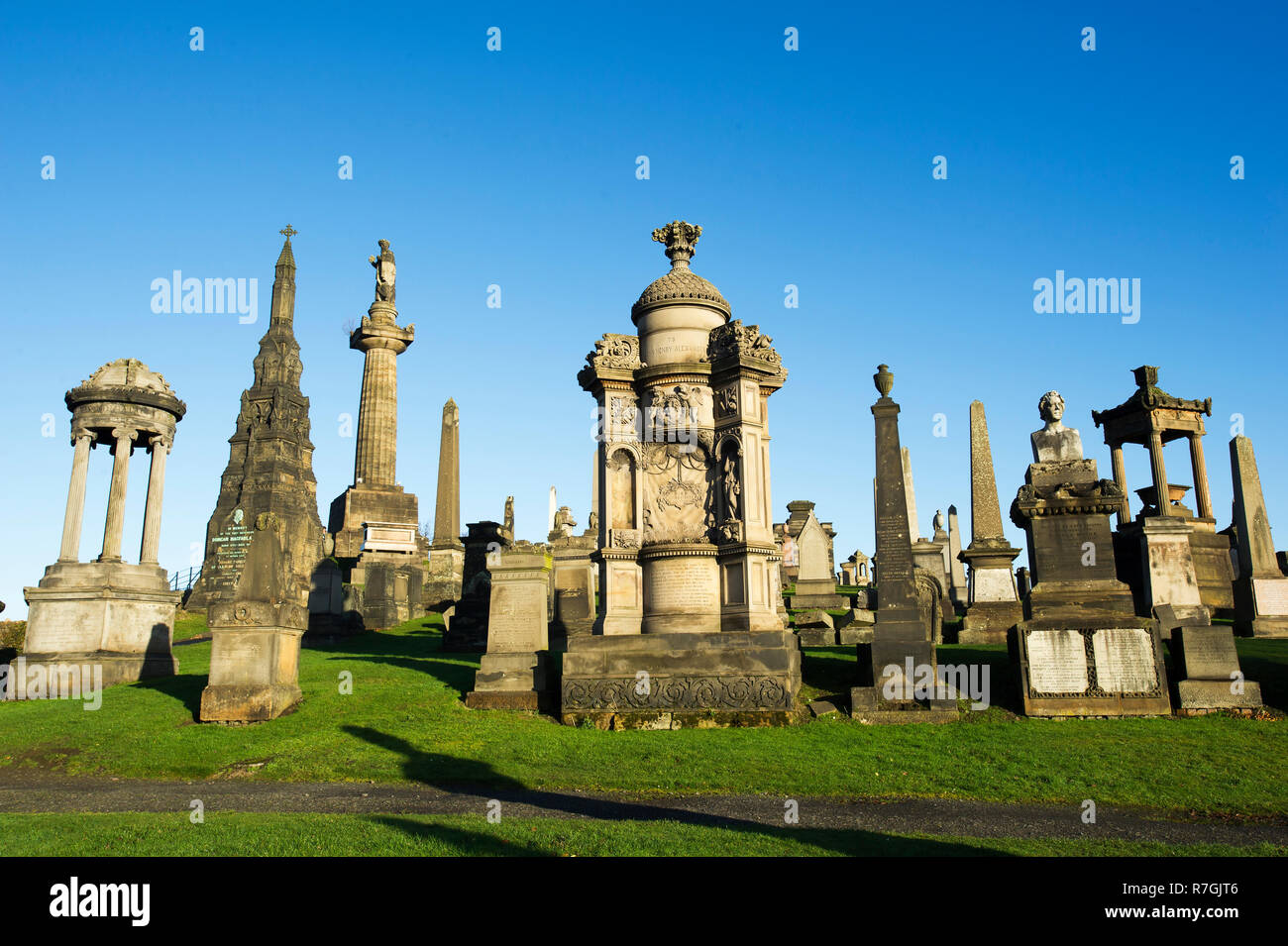 The Glasgow Necropolis , Victorian cemetery in Glasgow, Scotland Stock Photo - Alamy