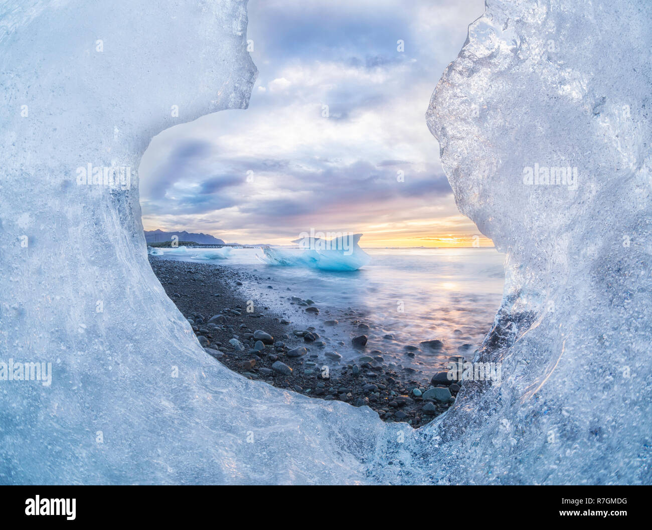 Ice at diamond beach hi-res stock photography and images - Alamy