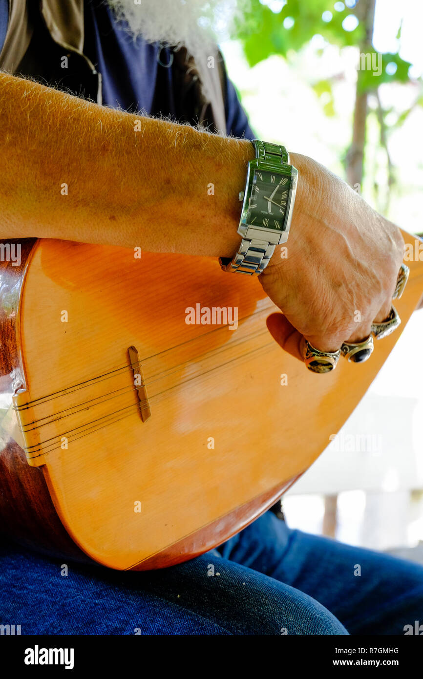 Baglama hi-res stock photography and images - Alamy