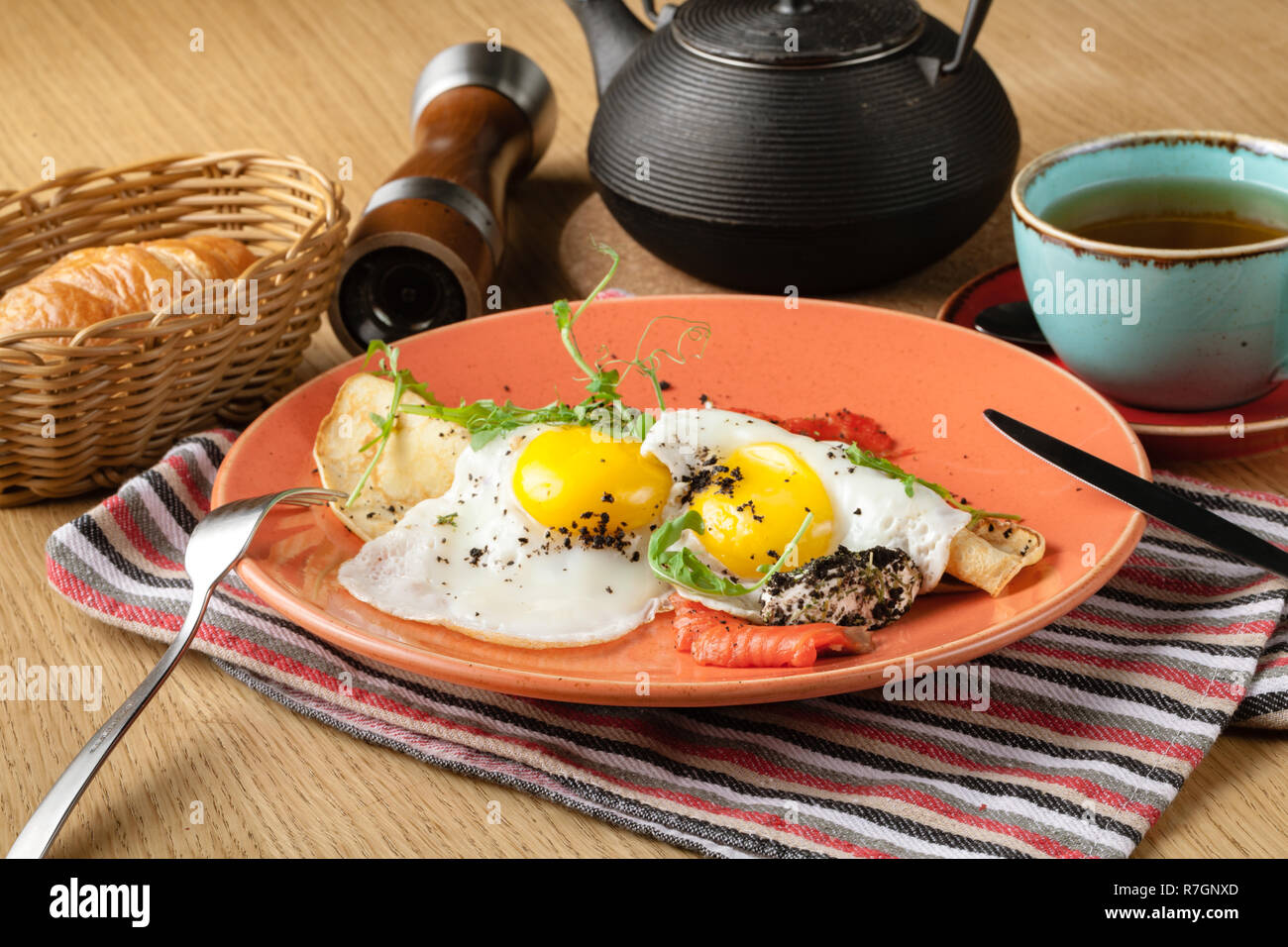 english breakfast in cafe Stock Photo - Alamy