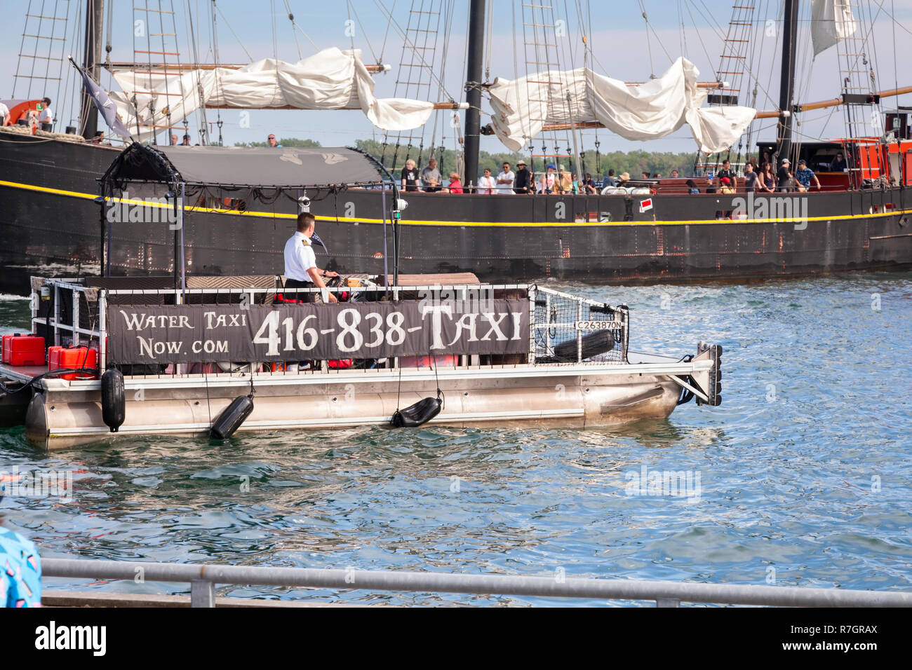 Water taxi toronto harbourfront hi-res stock photography and images - Alamy