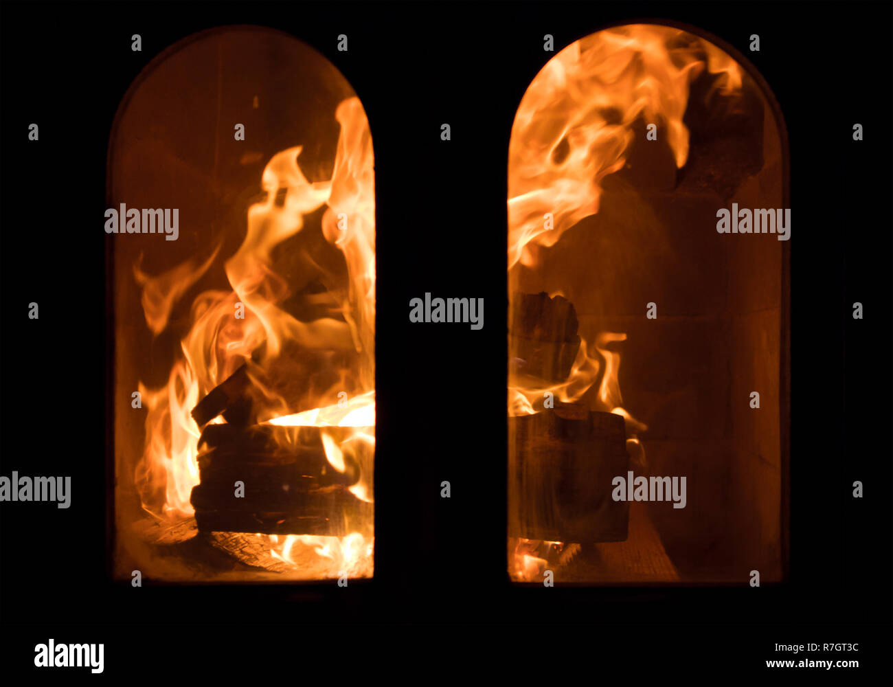 Fireplace fire hi-res stock photography and images - Alamy