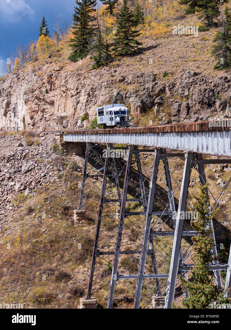 Cascade Mountains Train High Resolution Stock Photography and Images ...