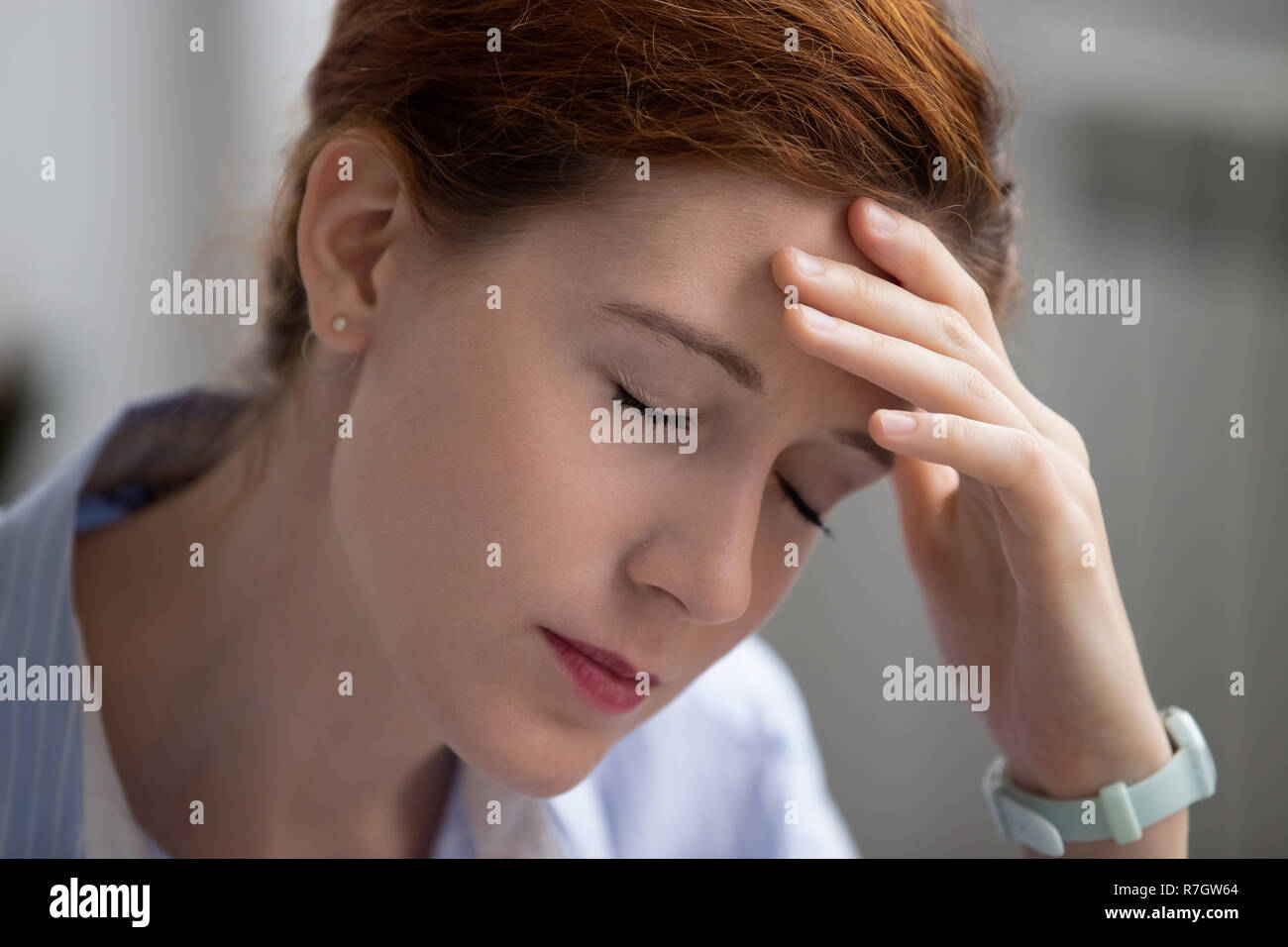 Sad female employee hi-res stock photography and images - Alamy