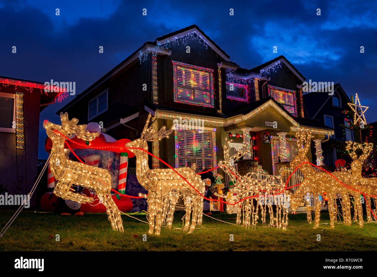 Rudolph rudolph the red nosed reindeer hi-res stock photography and ...