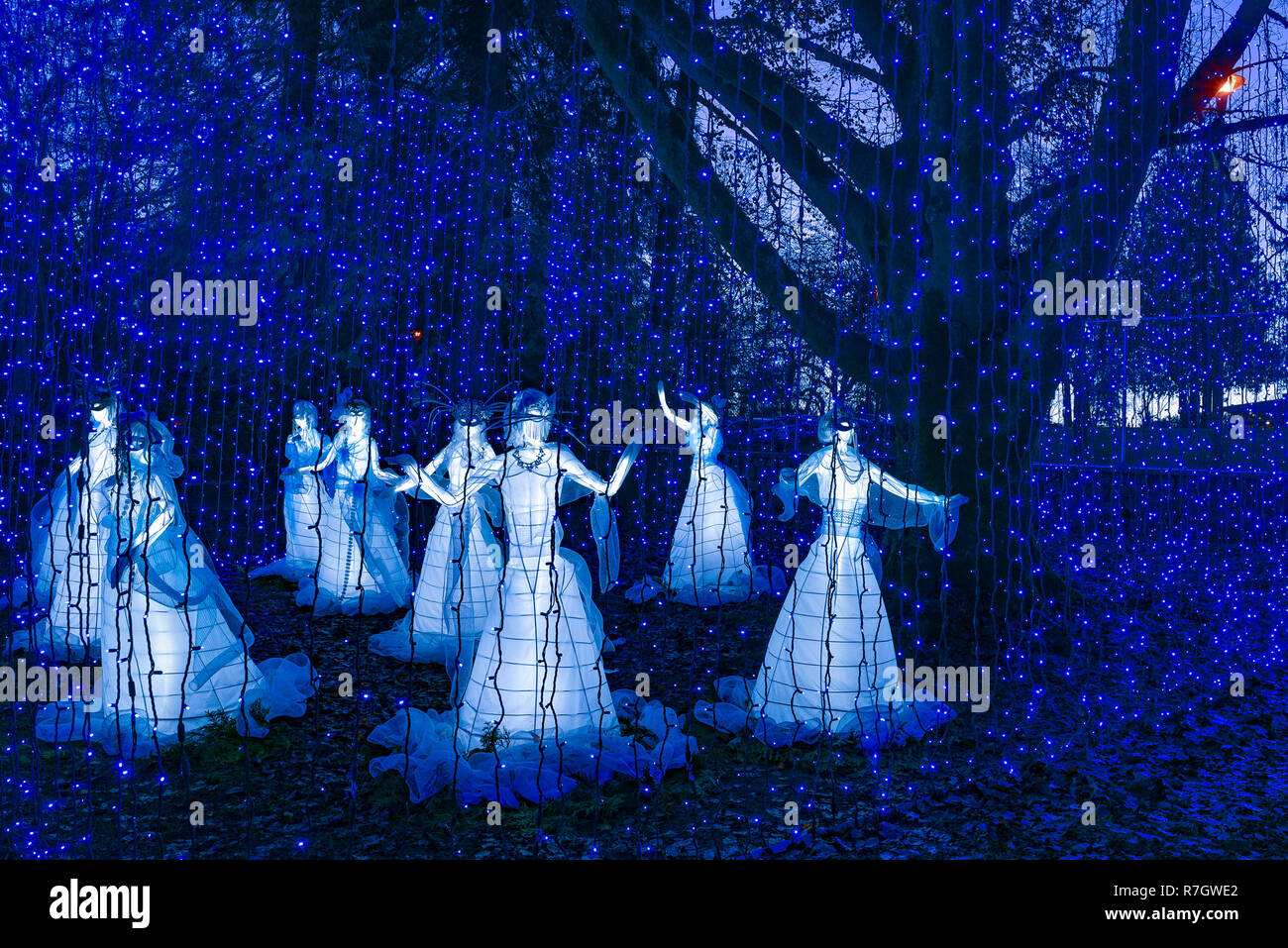 Nine Ladies Dancing Stock Photos & Nine Ladies Dancing Stock Images - Alamy