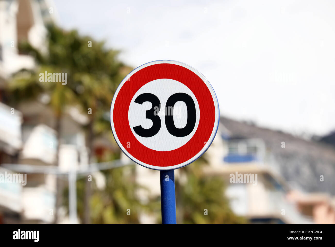 30 kmh hi-res stock photography and images - Alamy
