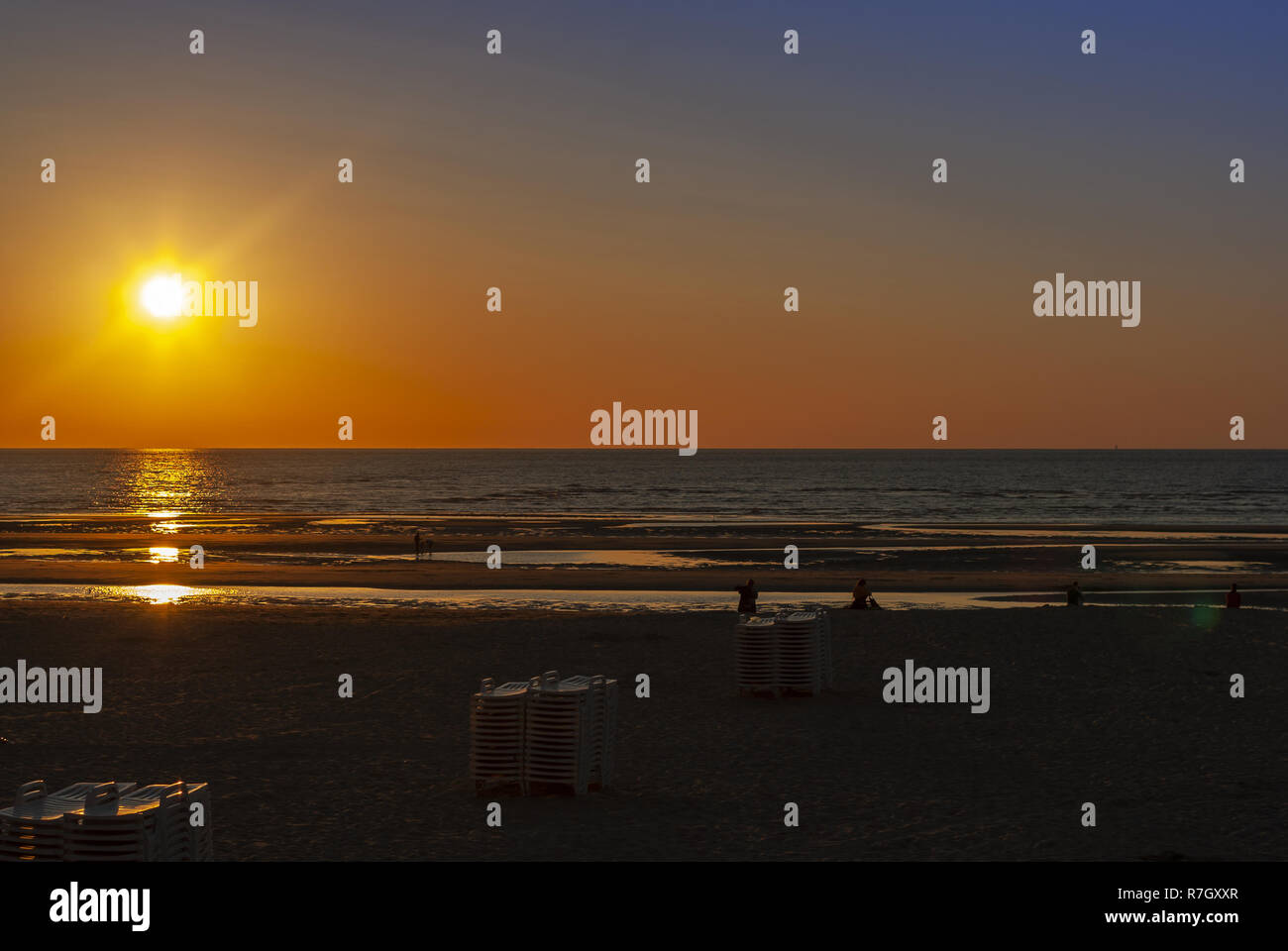 Belgium beach hi-res stock photography and images - Alamy