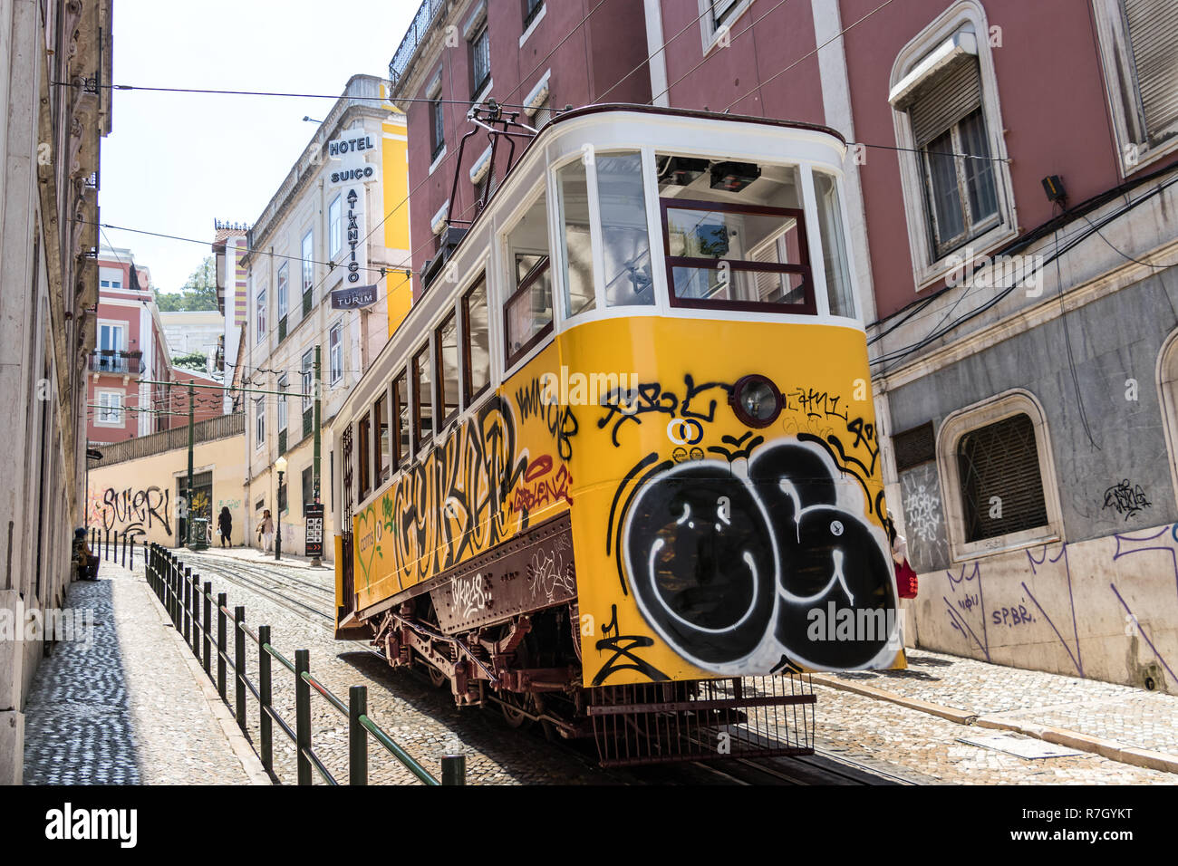 Gloria funicular hi-res stock photography and images - Alamy