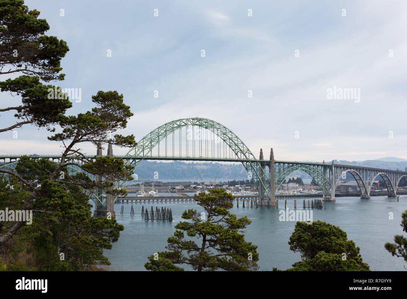 The Yaquina Bay bridge in Newport, Oregon, USA Stock Photo - Alamy