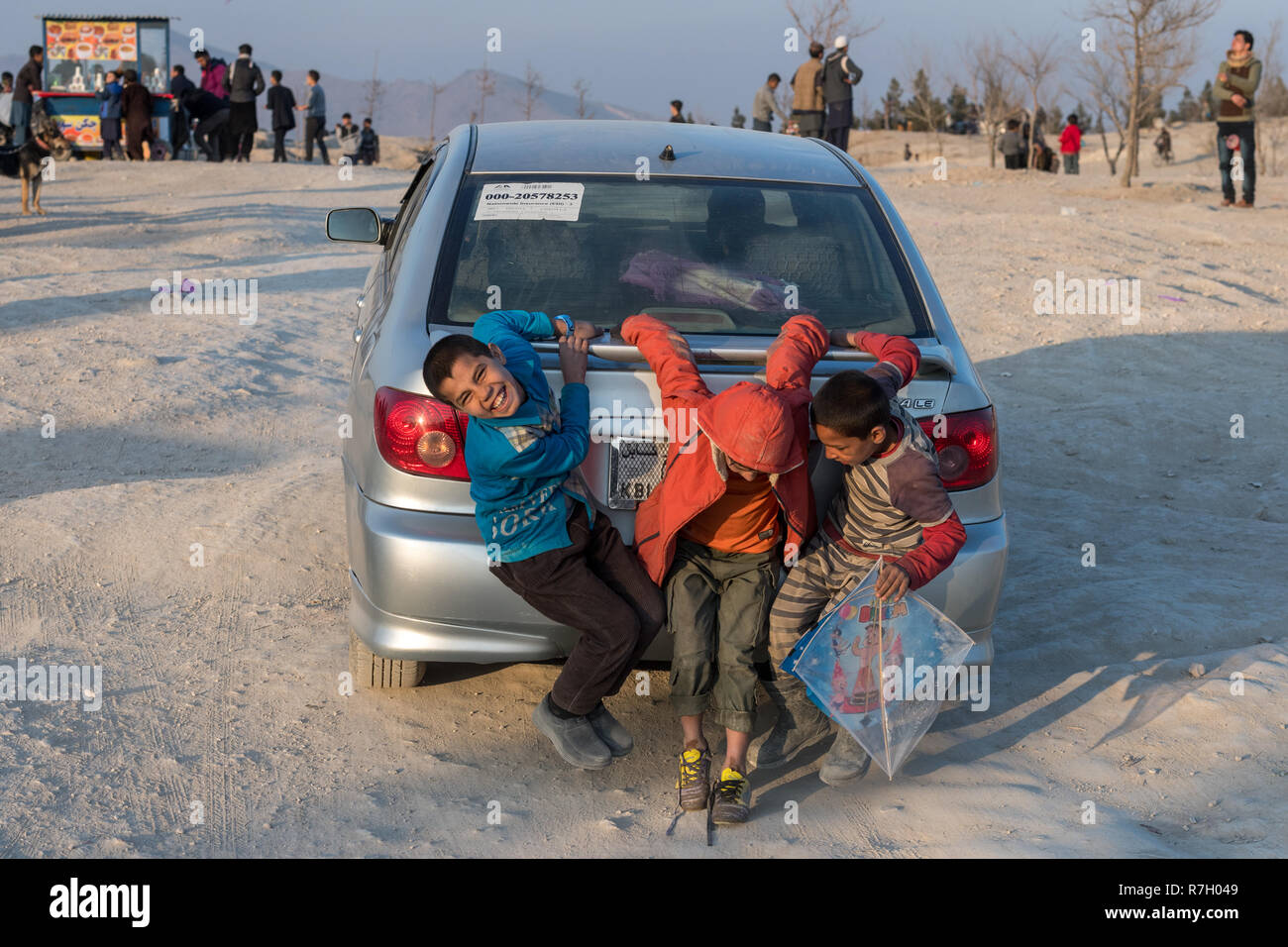 Fly kites hi-res stock photography and images - Alamy