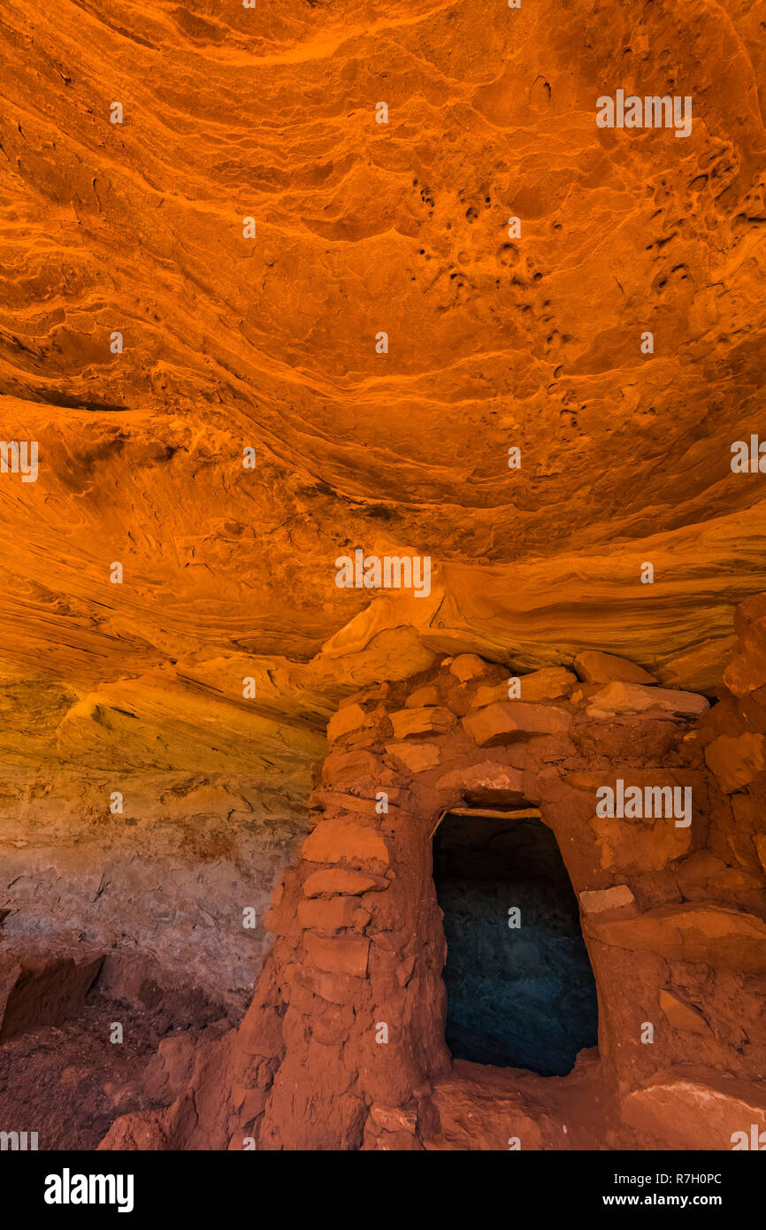 Carefully constructed stone building at Moon House Ruin on Cedar Mesa ...