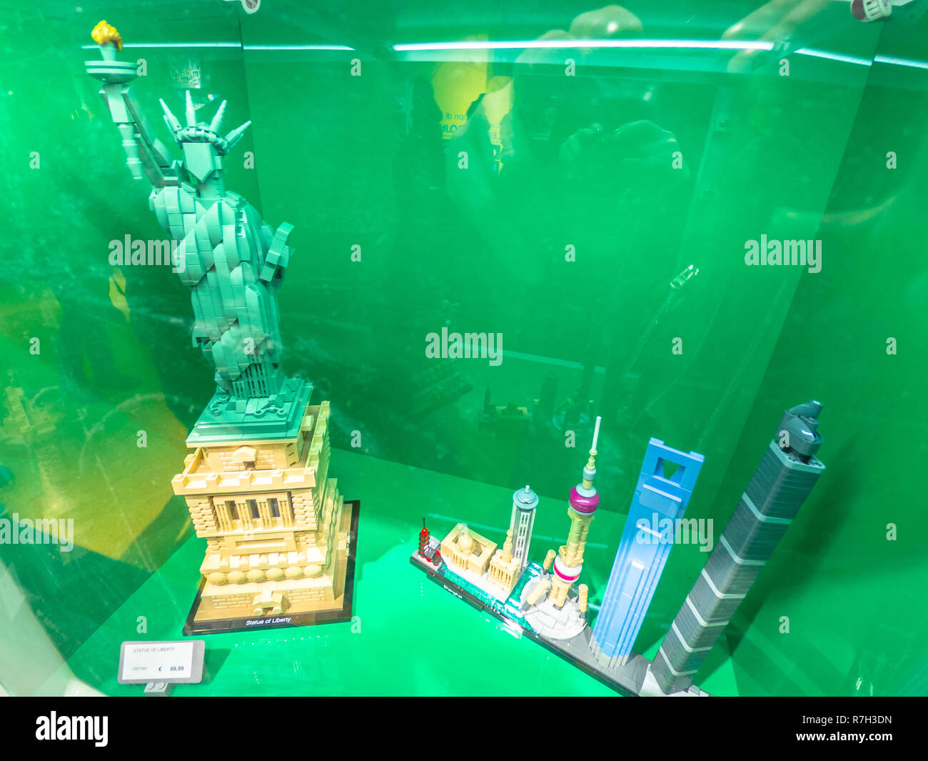 Lego set hi-res stock photography and images - Alamy