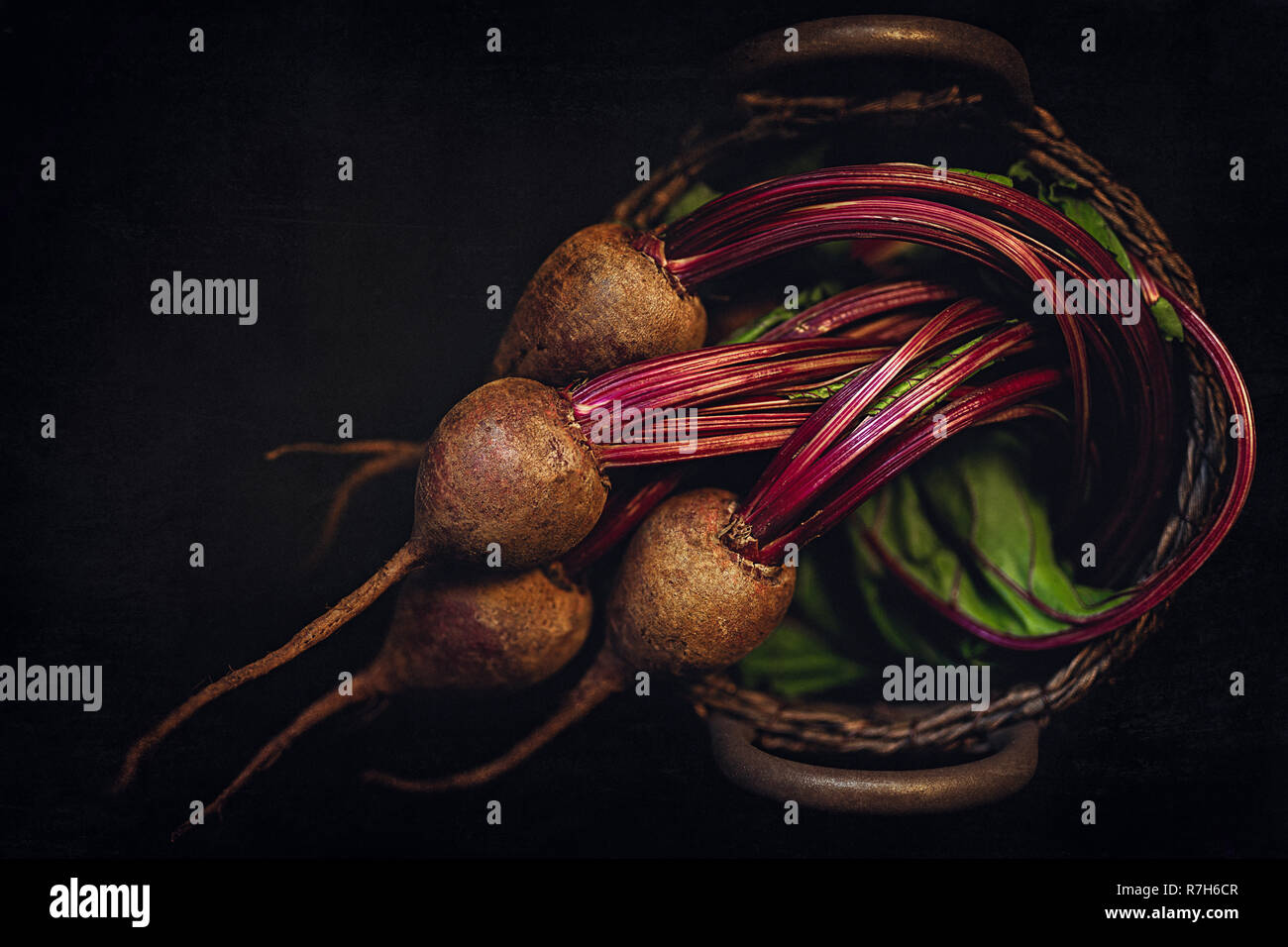 Basket with beets hi-res stock photography and images - Alamy