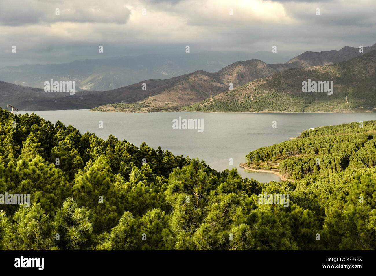 27 October 2018, Albania, Vau I Dejës: View of the Vau-Deja reservoir ...