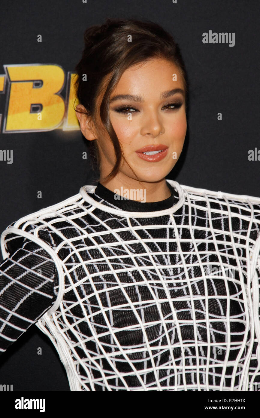 Los Angeles, USA. 9th Dec 2018. Hailee Steinfeld at the Premiere of ...