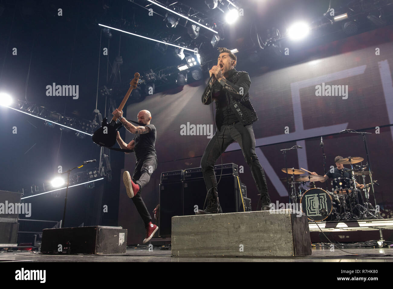 Inglewood, California, USA. 8th Dec, 2018. HUNTER BURGAN, DAVEY HAVOK ...